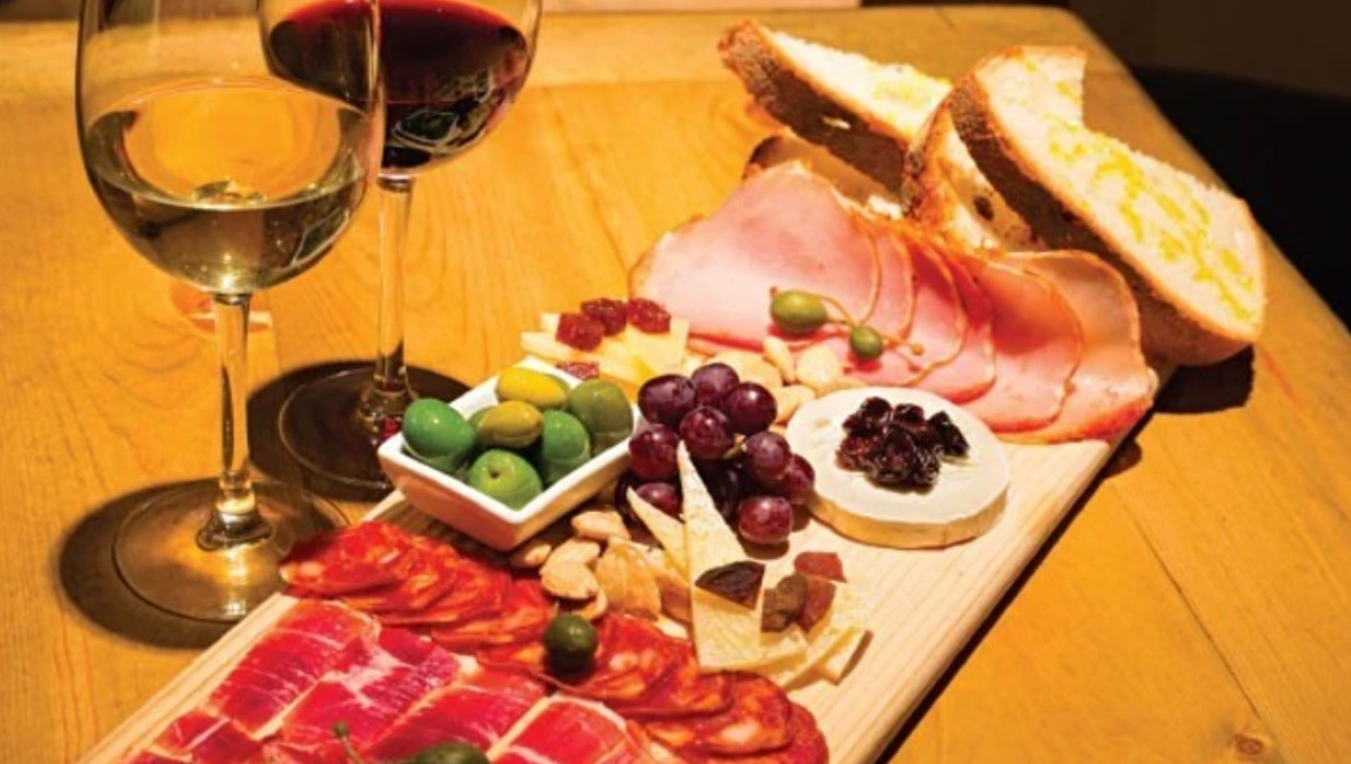 De tapas en tapas, l’art de se régaler en Andalousie - Andalucia ...